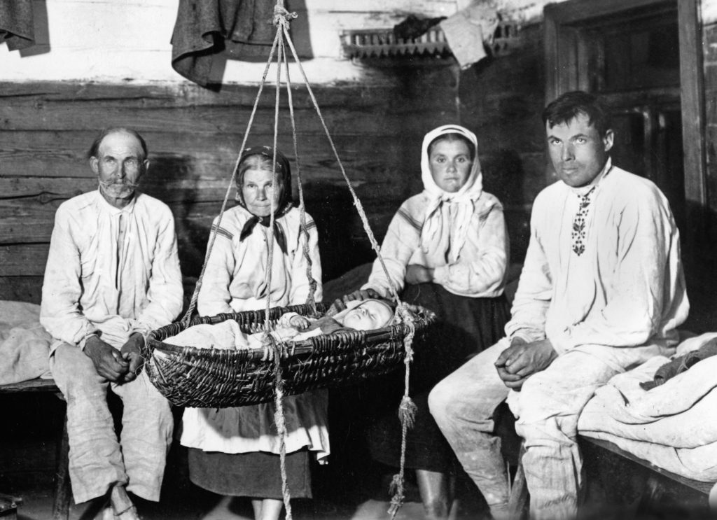 Re-thinking the history of the European family - POLONEZ BIS